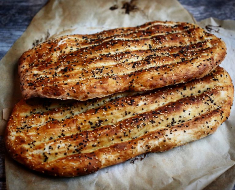 8 Awesome Types of Persian Bread recipe - PersianGood