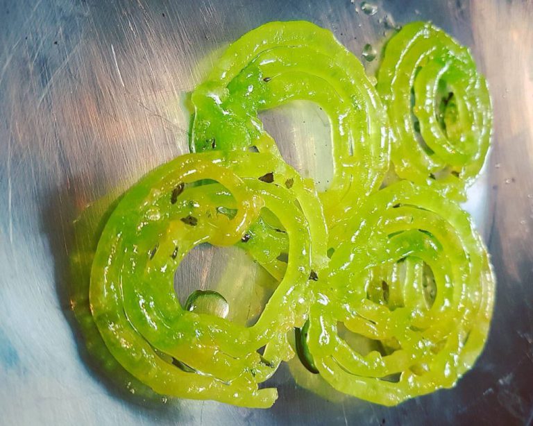 Zoolbia | The Crispy Persian Dessert recipe - PersianGood